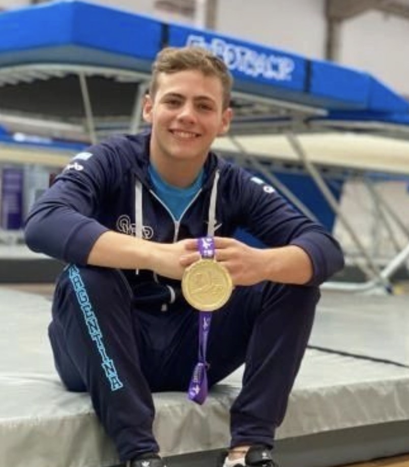 Santiago Ferrari ganó una medalla de oro histórica - Argentina Amateur ...